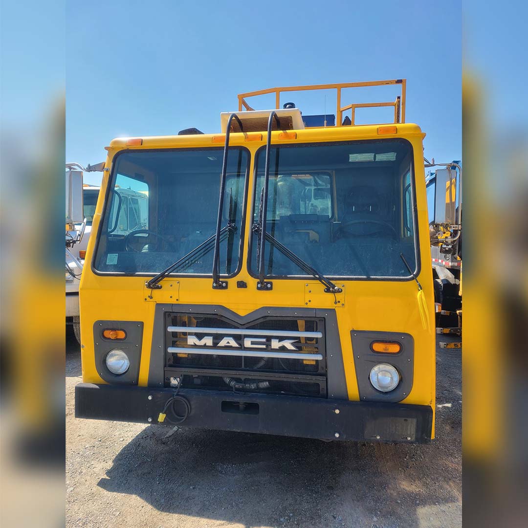 2015 MACK LEU / LABRIE AUTOMIZER SIDE LOADER - Amtruck Limited