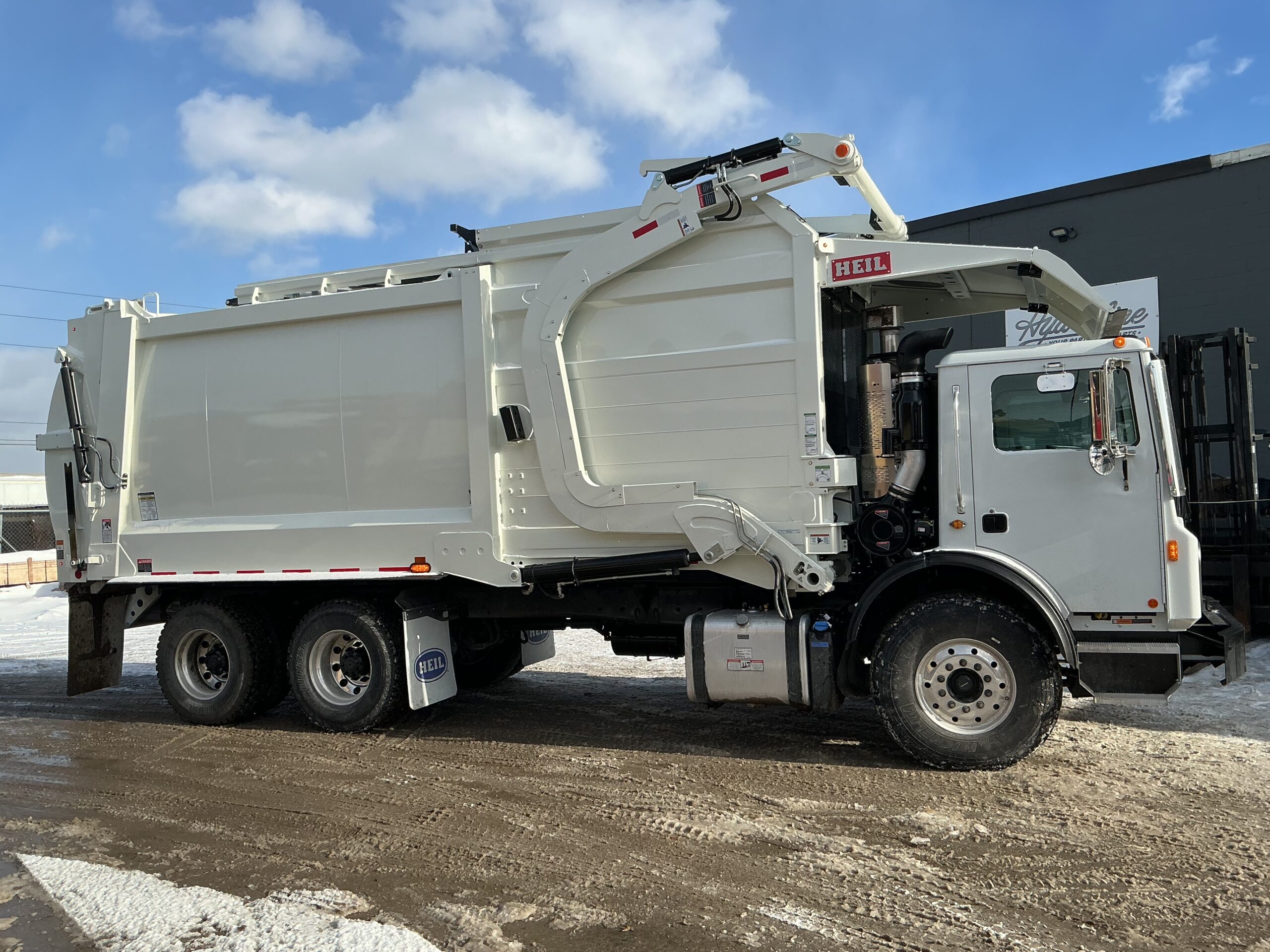 2026 MACK TERRAPRO TE64 / HEIL FRONT LOADER - Amtruck Limited